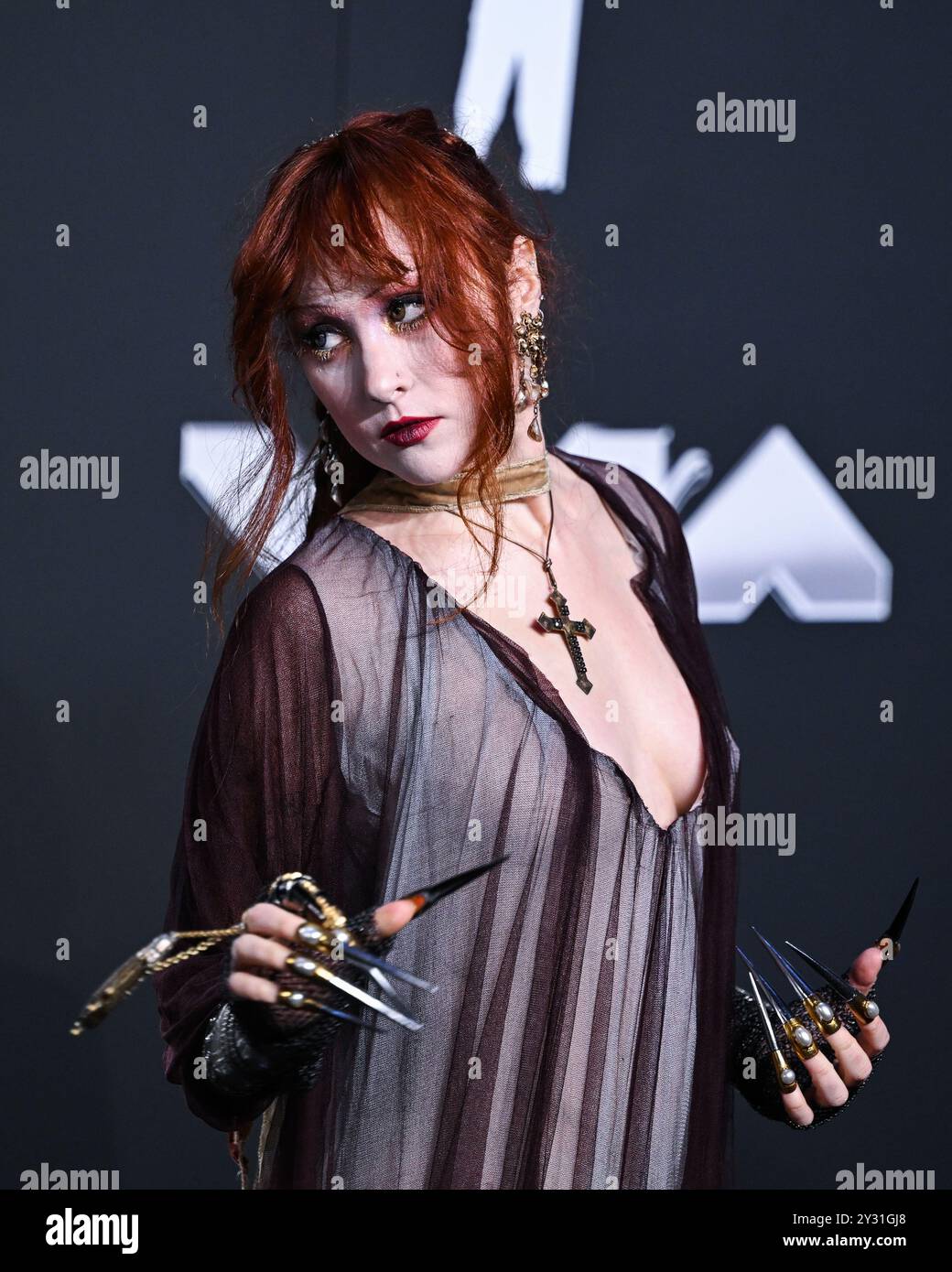 Chappell roan 2024 red carpet hi-res stock photography and images - Alamy