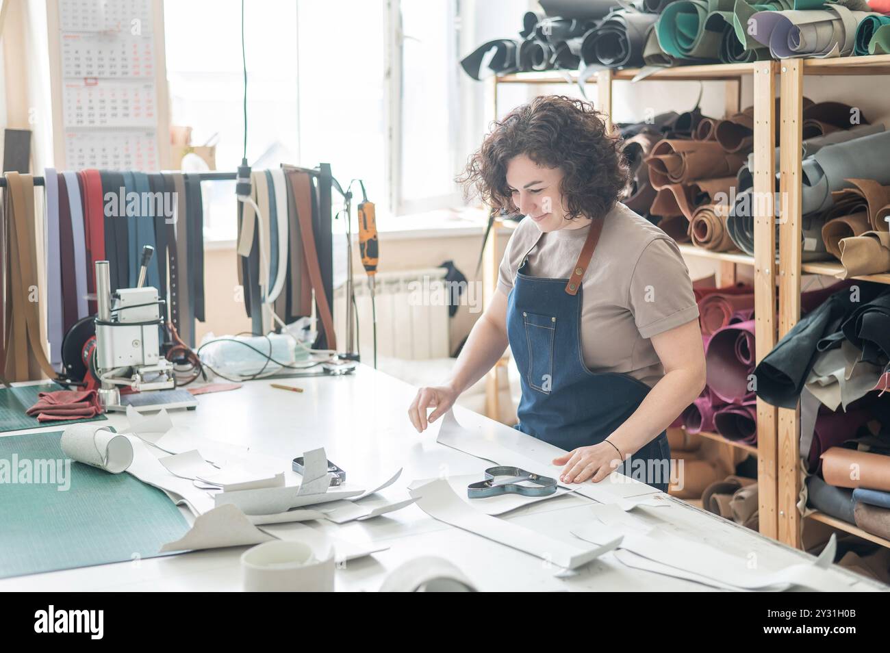 Woman tanner at work in the workshop Stock Photo - Alamy