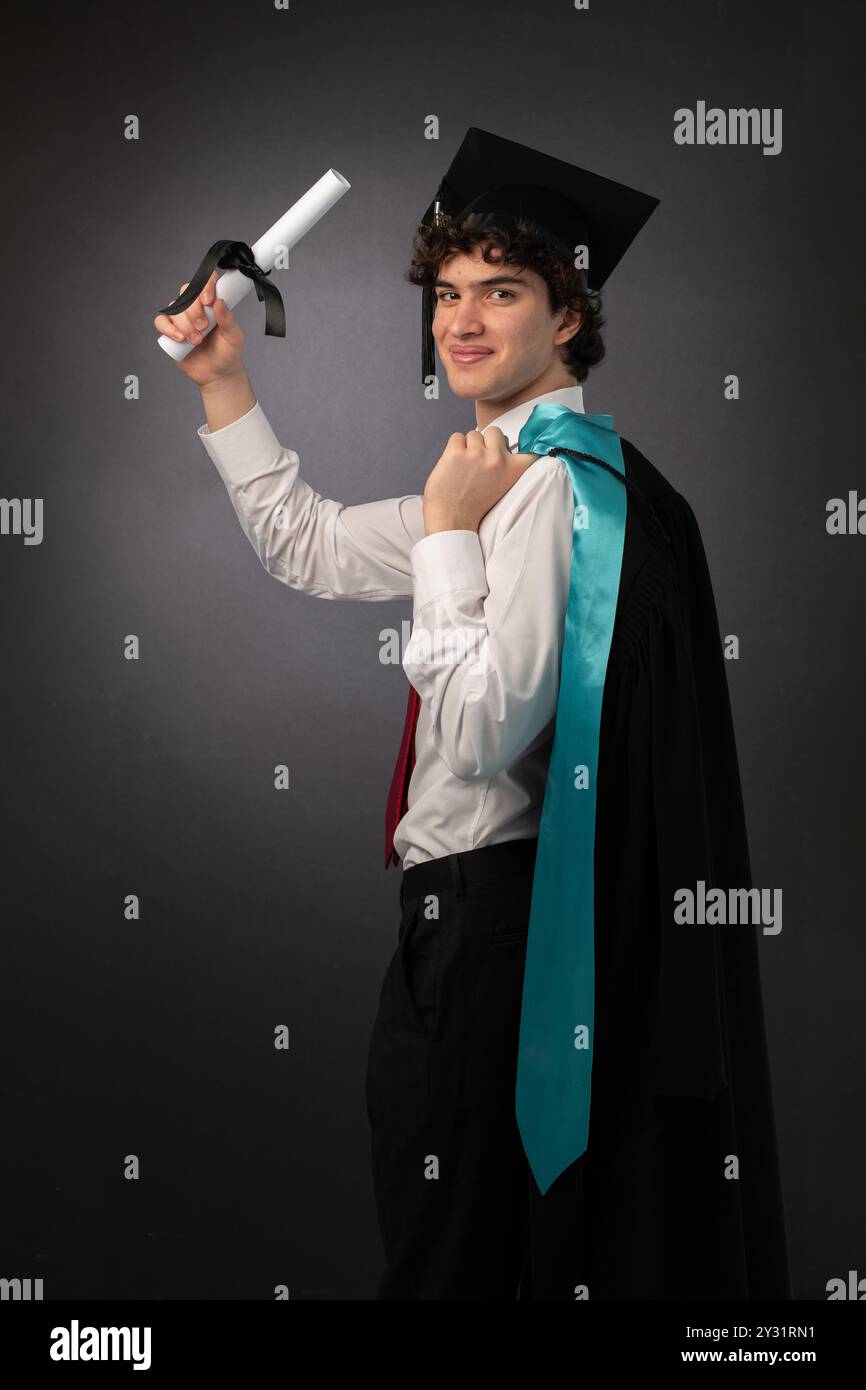 Graduate 2024 hi-res stock photography and images - Alamy