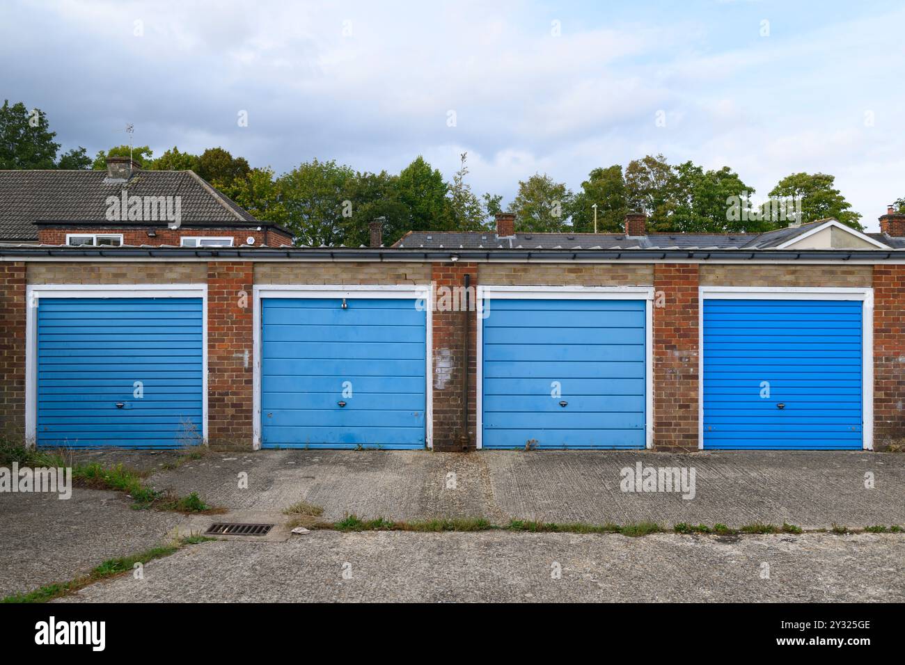 Row of doors hi-res stock photography and images - Alamy