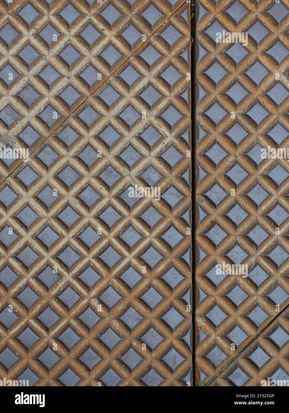Manhole cover detail pattern made of iron for sewage, rainwater, gas ...