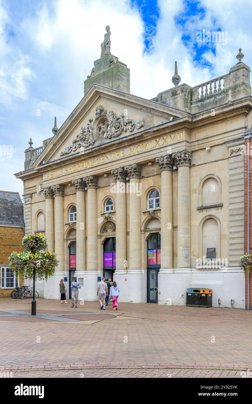 Entrance to Castle Quay Shopping Centre, Banbury, Oxfordshire ...