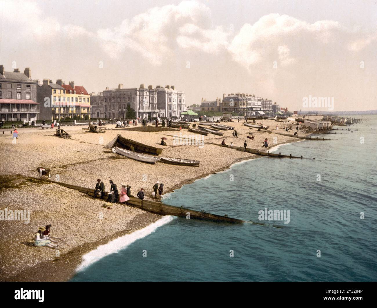 Der Strand mit Blick nach Osten, Worthing, England / The beach looking ...