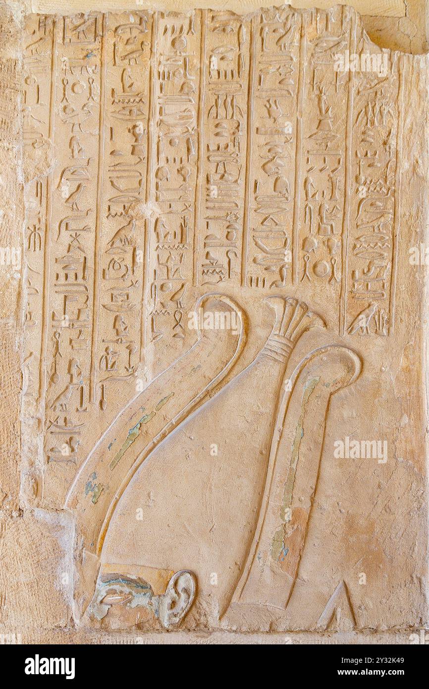 Egypt, Saqqara, tomb of Horemheb, statue room, head of Osiris and hymn ...