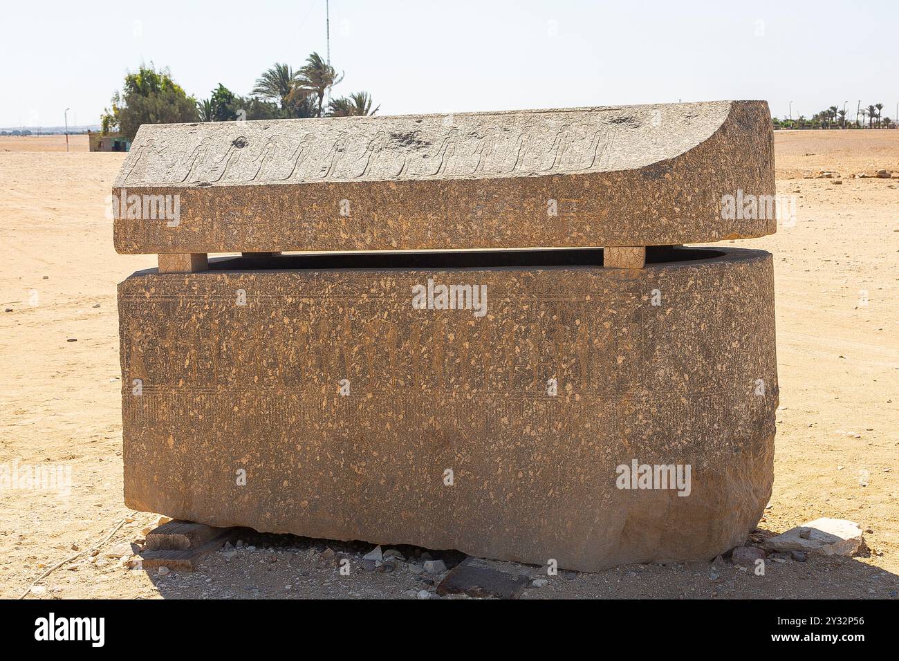 Egypt, Meidum, king Seneferu funerary complex, sarcophagus Stock Photo ...