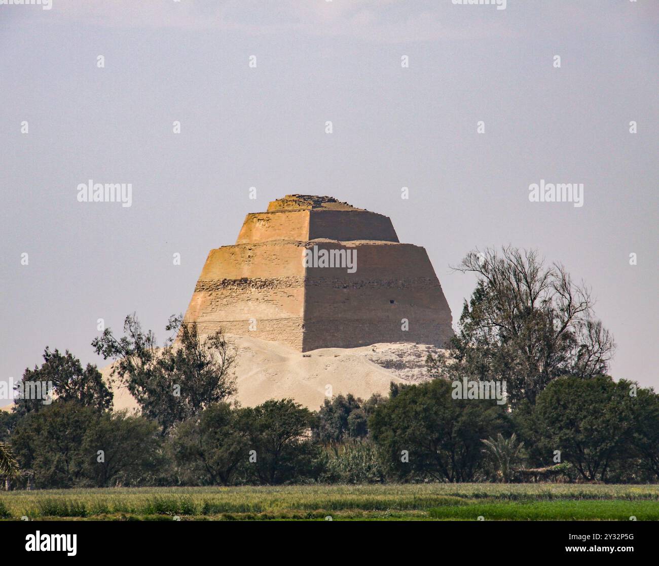 Egypt, Meidum, king Seneferu funerary complex Stock Photo - Alamy