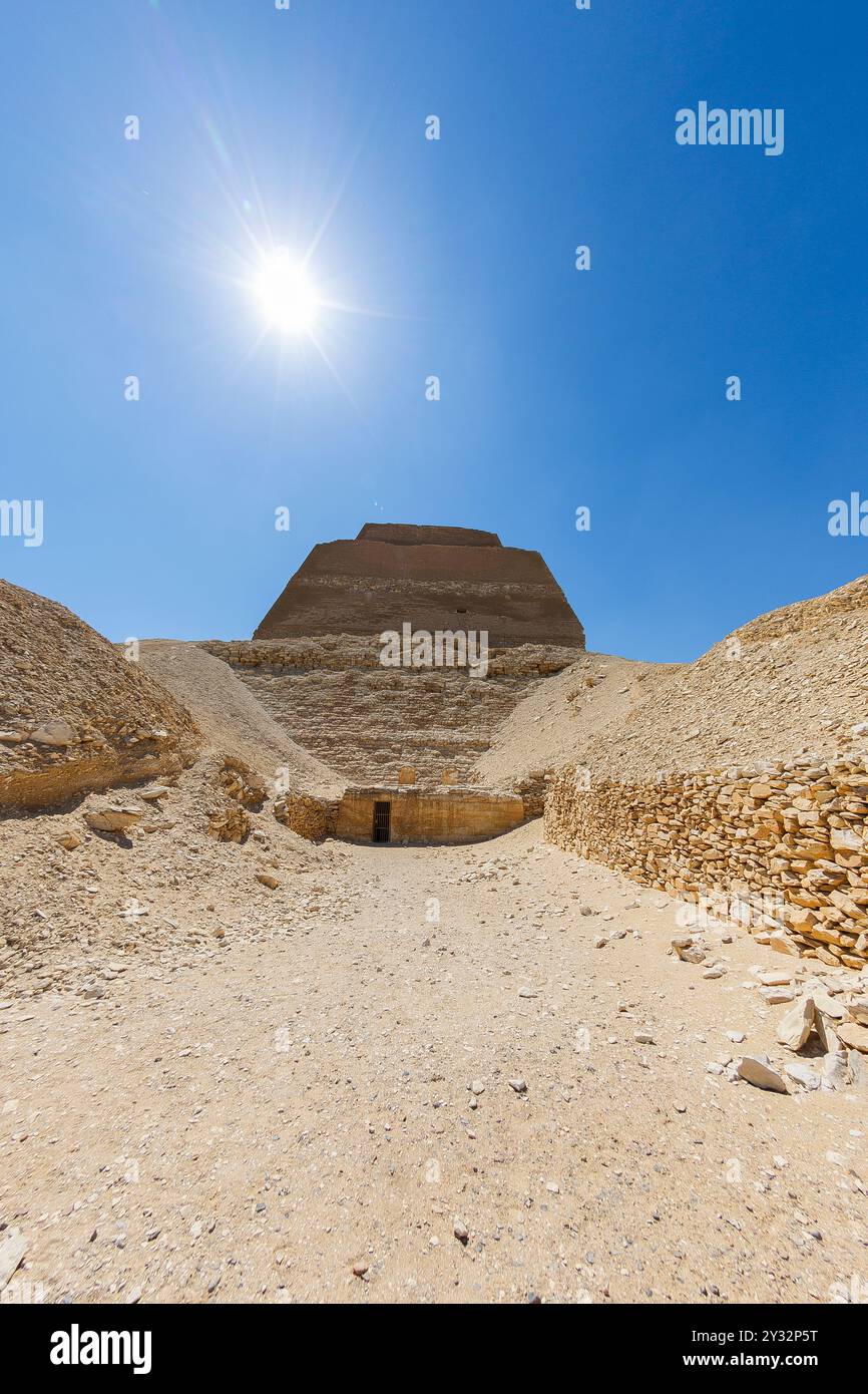 Egypt, Meidum, king Seneferu funerary complex, end of the causeway and ...