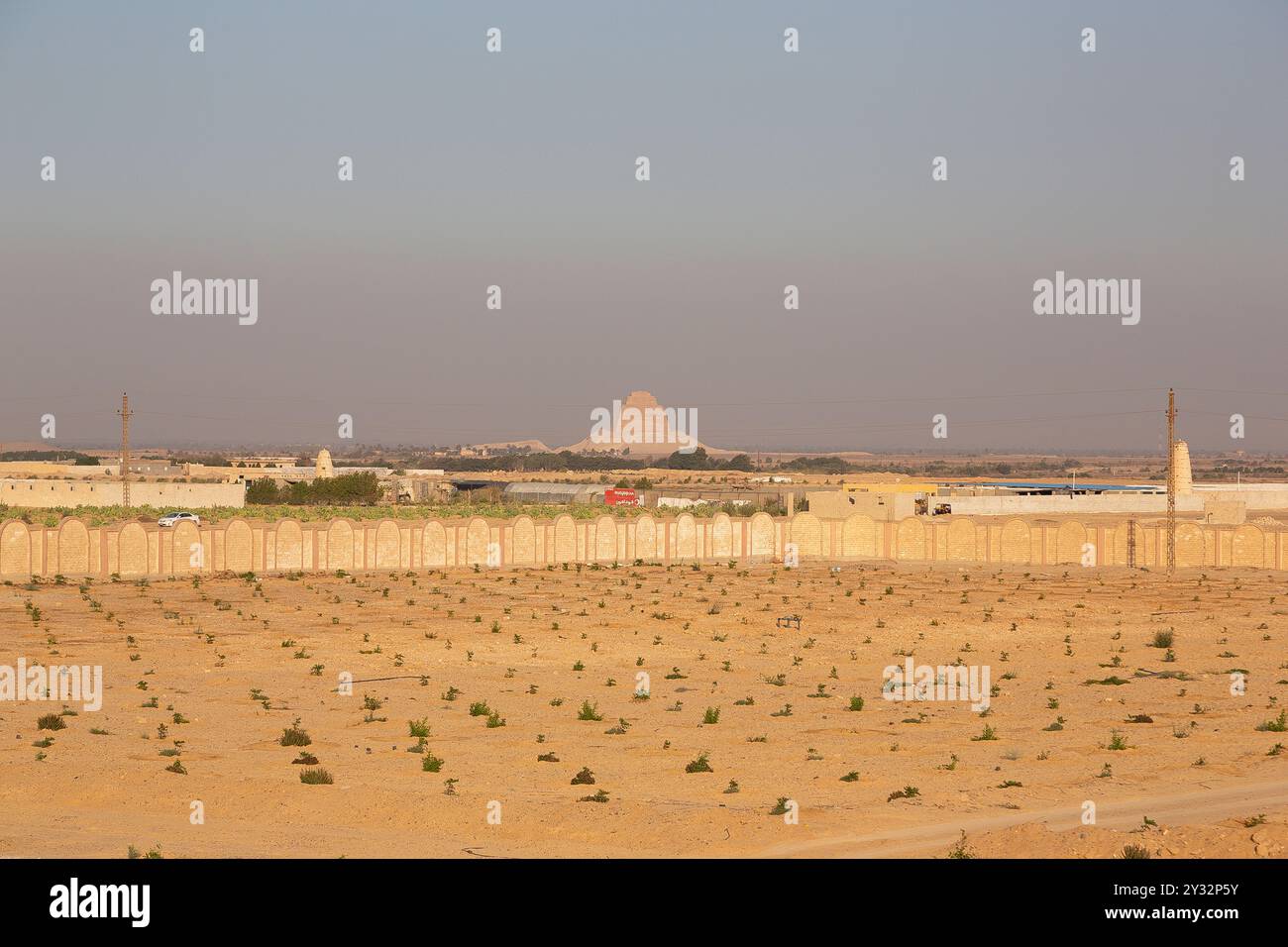 Egypt, Meidum, king Seneferu funerary complex Stock Photo - Alamy