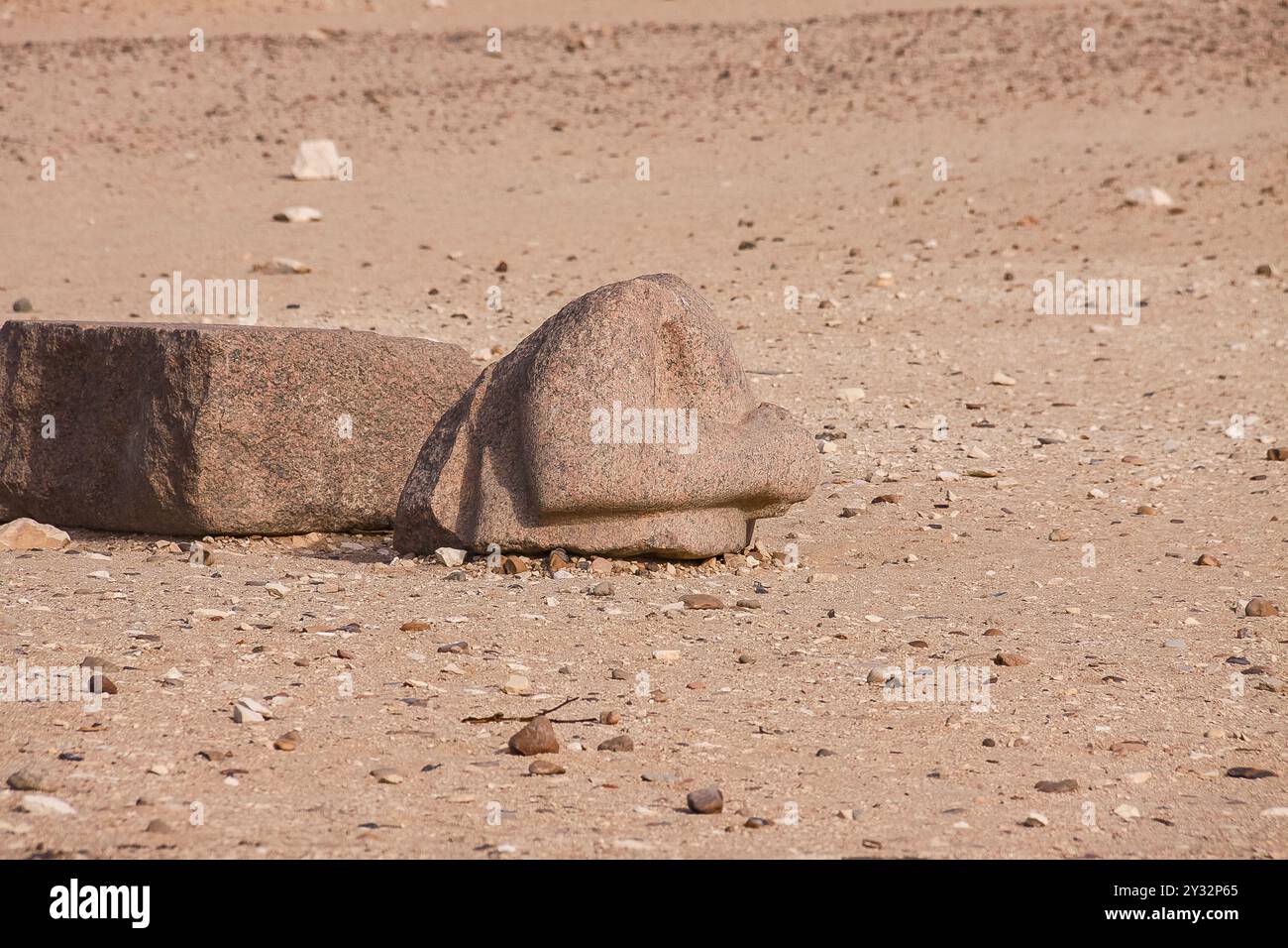 Egypt, Meidum, king Seneferu funerary complex, some artifacts Stock ...