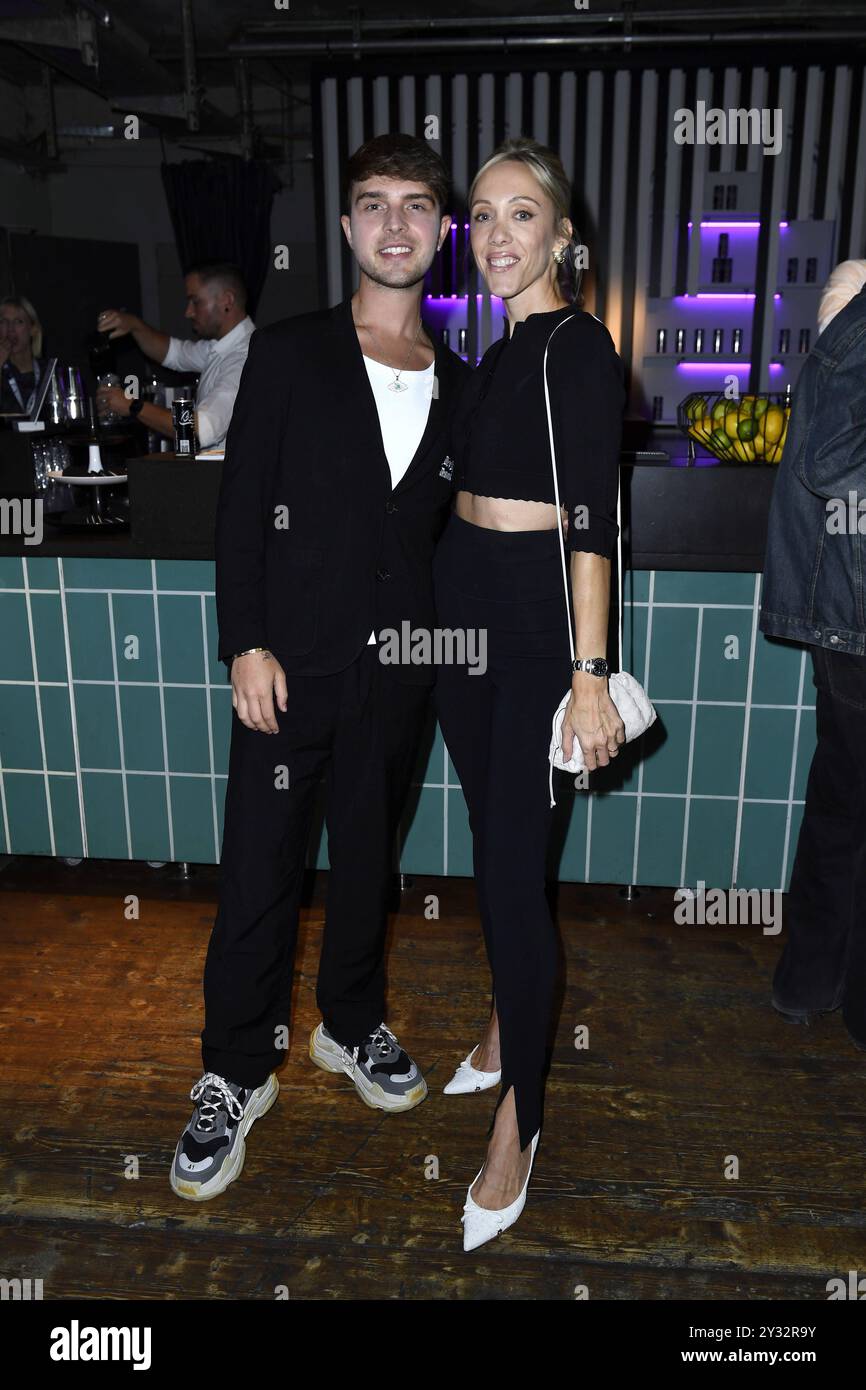 Mike Singer und Melanie Wolf bei der Launch der neuen Coca-Cola Oreo ...