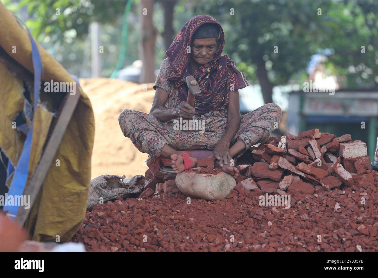 Bangladesh labour 2024 hi-res stock photography and images - Alamy