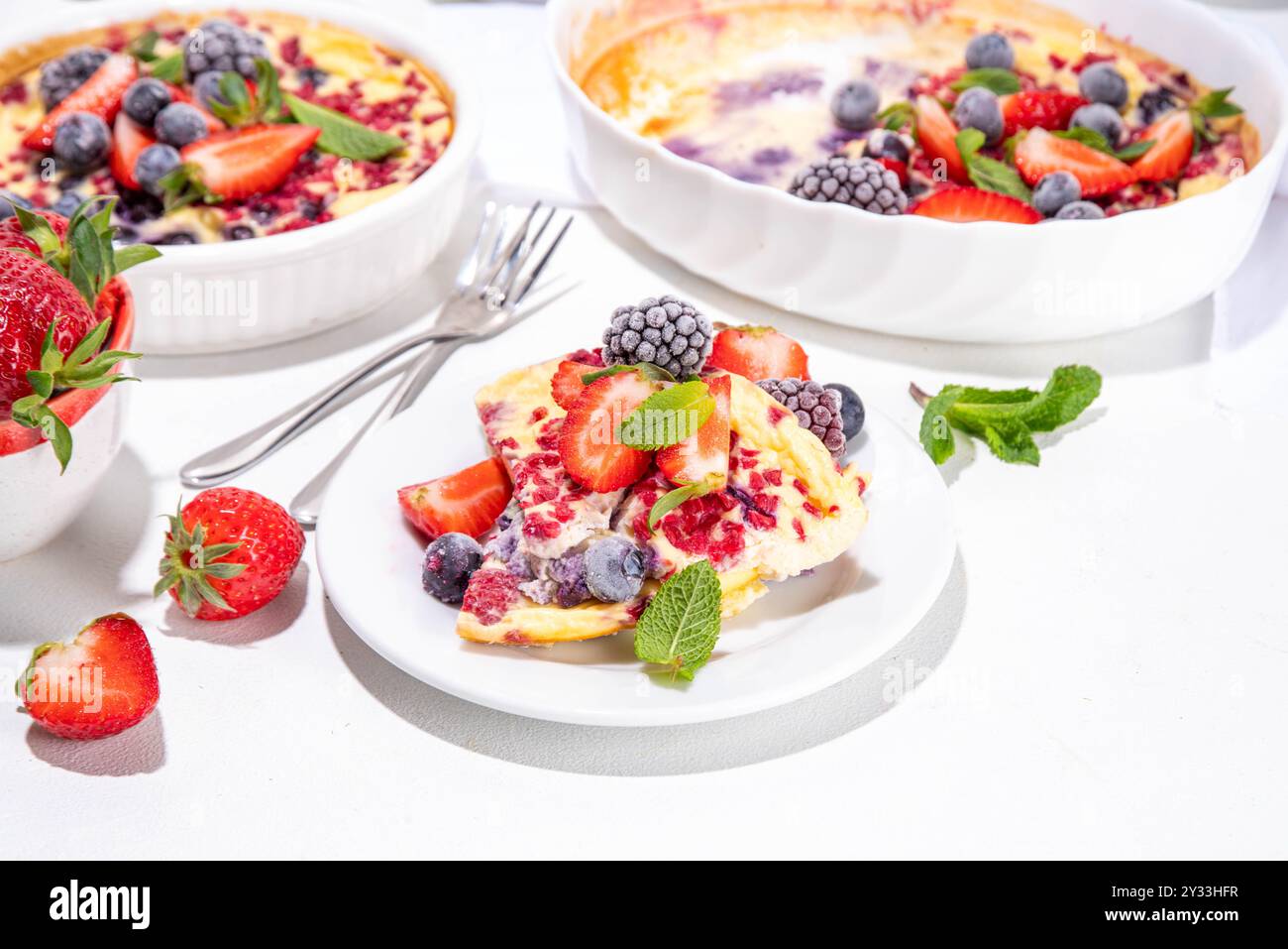Baked yogurt healthy sweet morning dessert. Oven baked greek yogurt ...