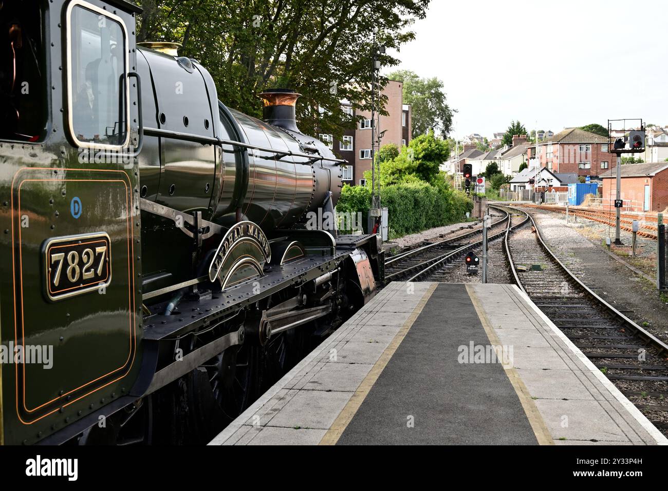 GWR Manor Class locomotive No 7827 Lydham Manor waiting to depart ...