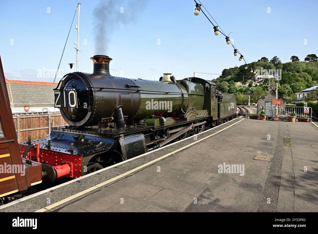 GWR Manor Class locomotive No 7827 Lydham Manor waiting to depart ...