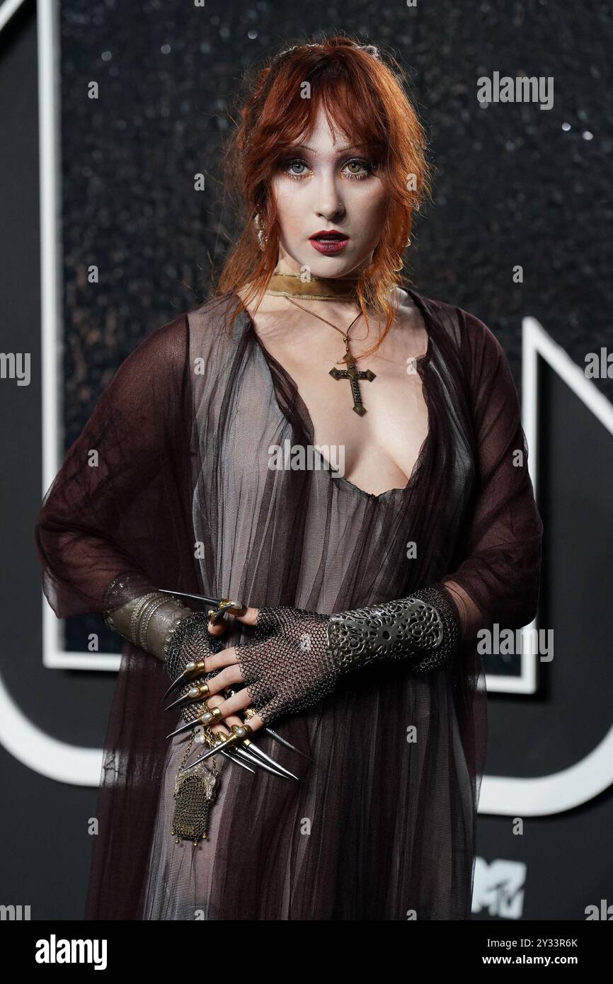 Chappell roan red carpet hi-res stock photography and images - Alamy