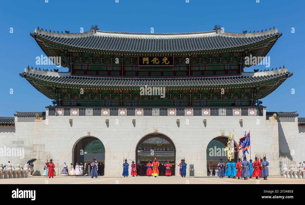 Guardians dressed in traditional Joseon Dynasty clothing guard ...