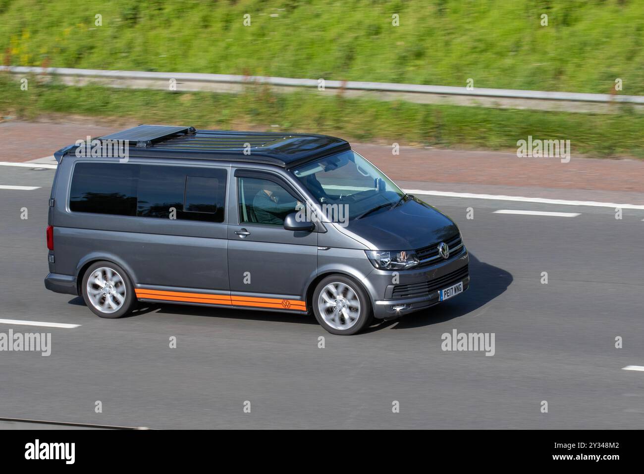 Vw transporter t28 h ln luxury 4 berth camper van hi-res stock ...