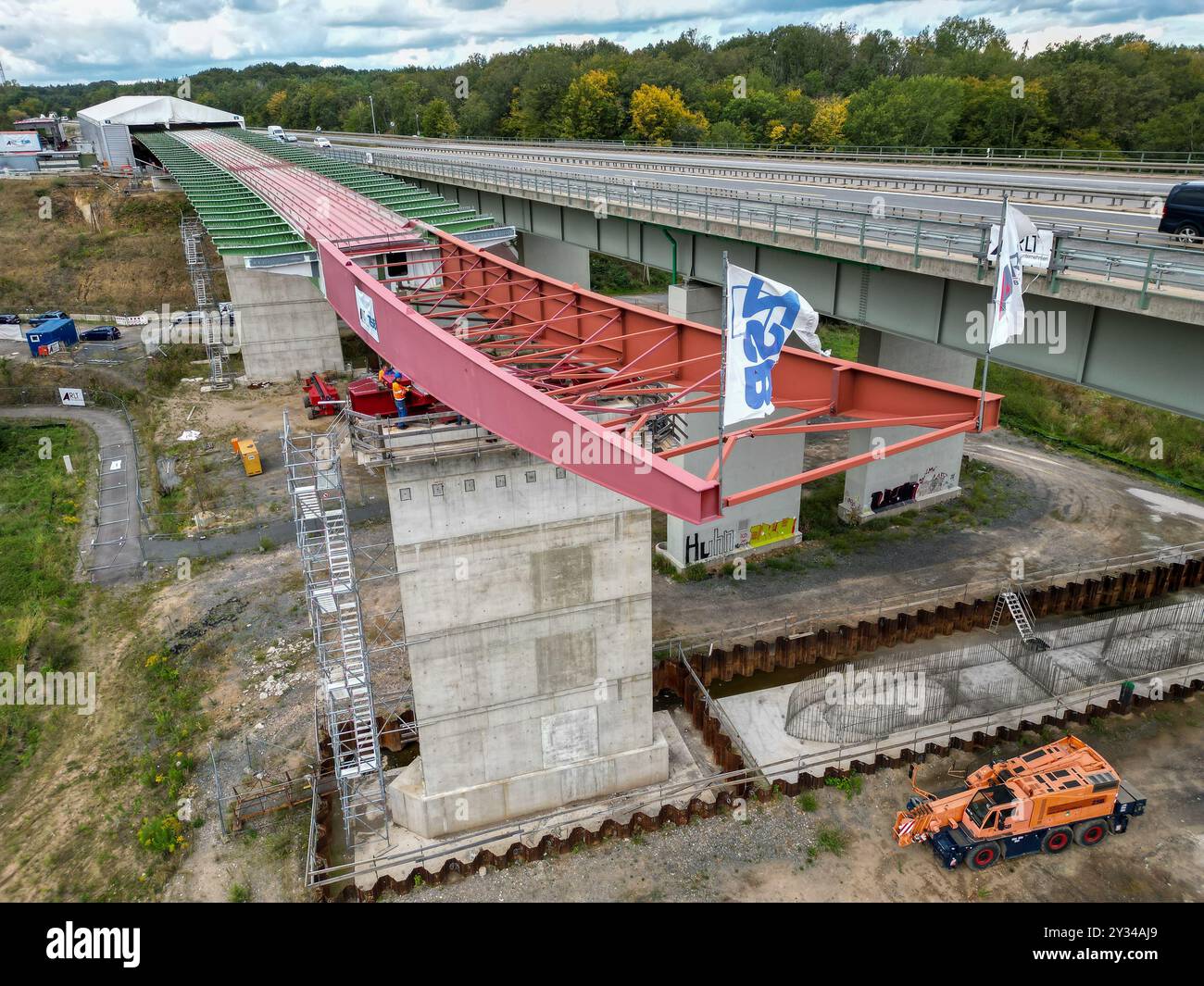 12 September 2024, Saxony, Grimma: The new Mulde bridge on the A14 near ...