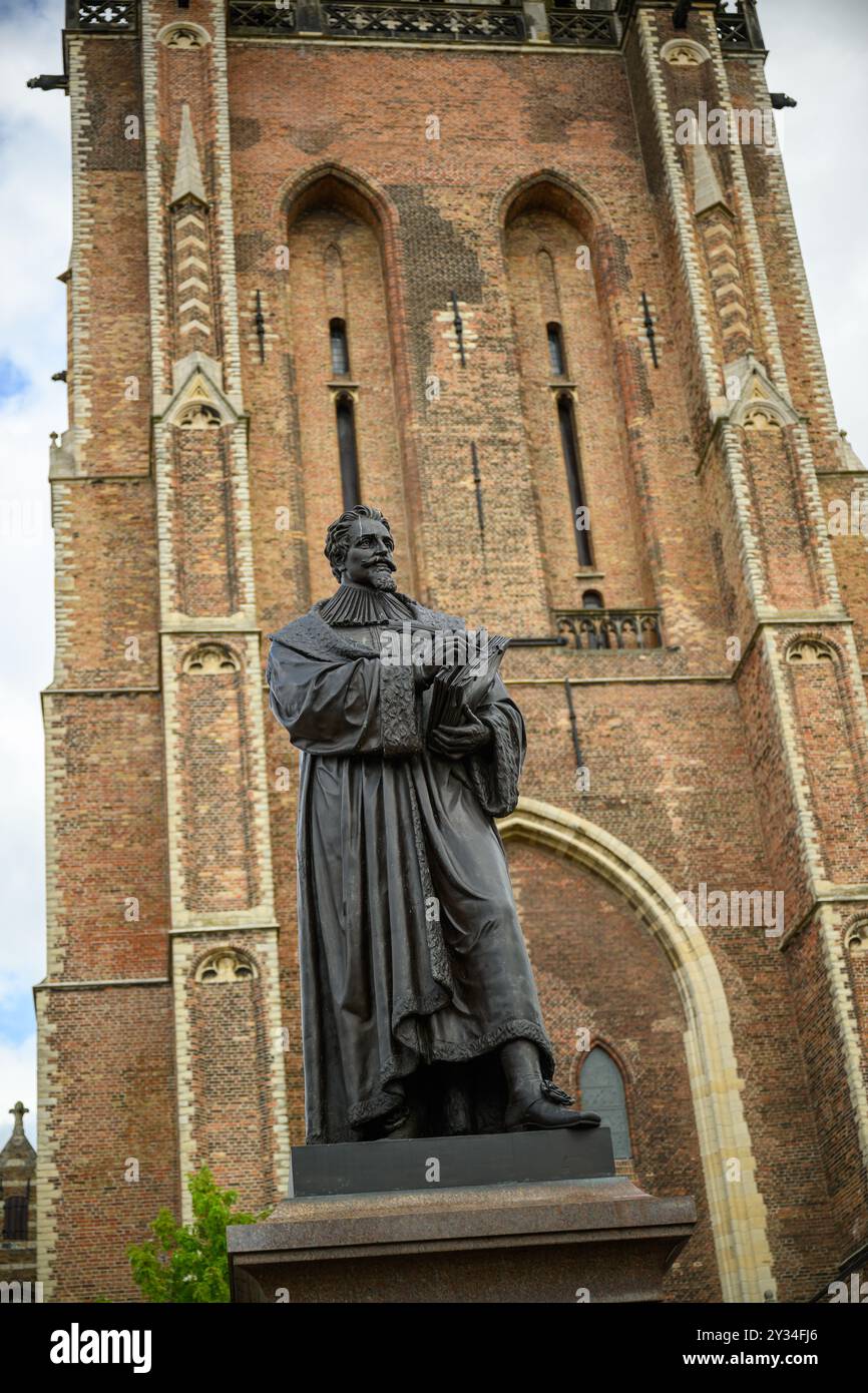 The Hugo Grotius Statue in front of the Nieuwe Kerk, Delft, The ...