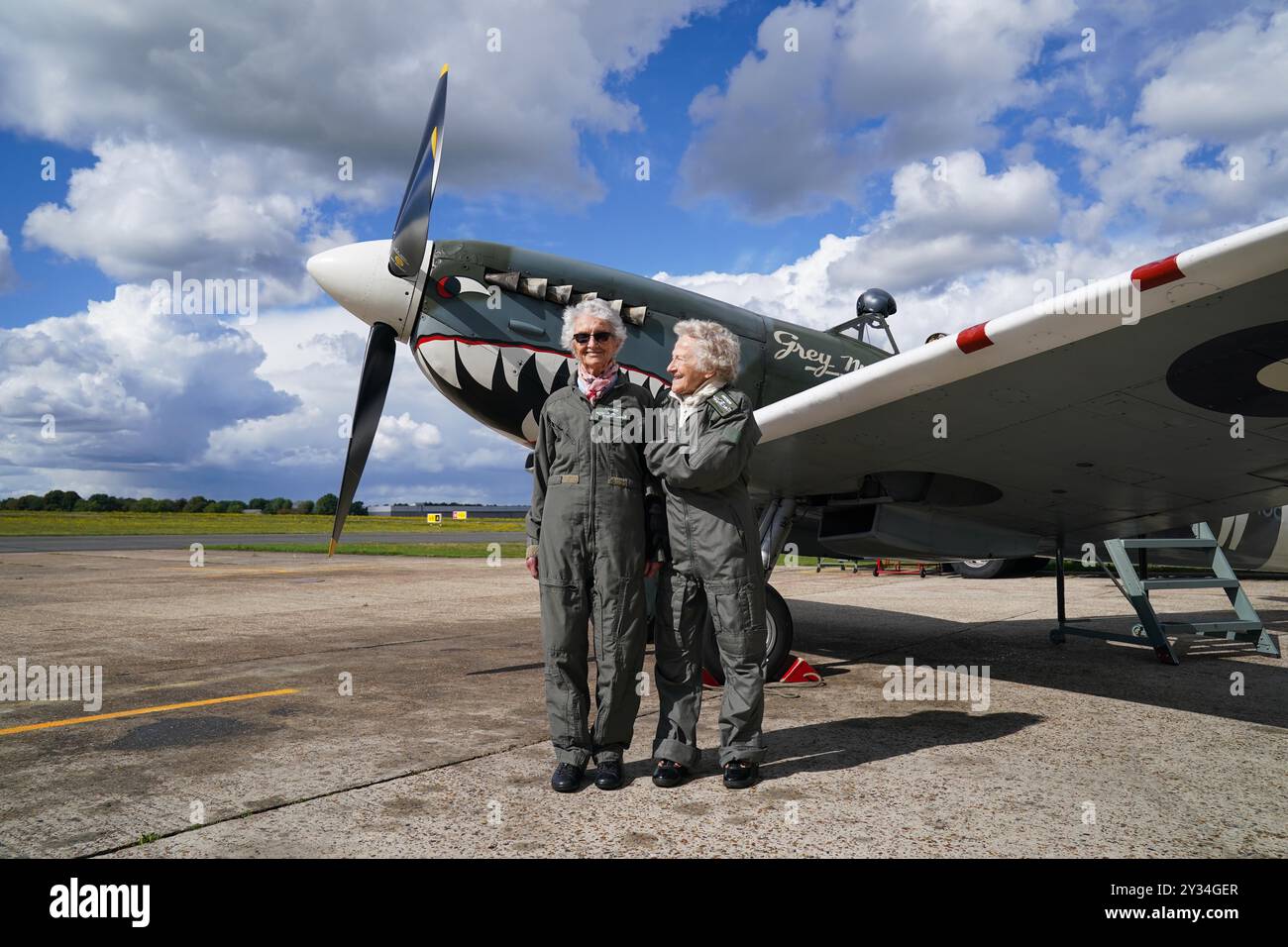 WWII veterans Queenie Hall who is 100 years old (left), who is known as ...