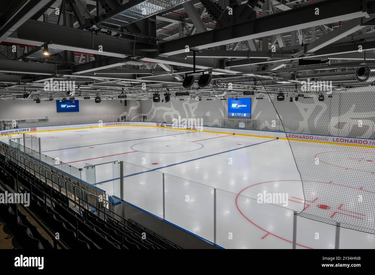 Muenchen, SAP Garden Arena auf dem Olympiagelaende *** Munich, SAP ...