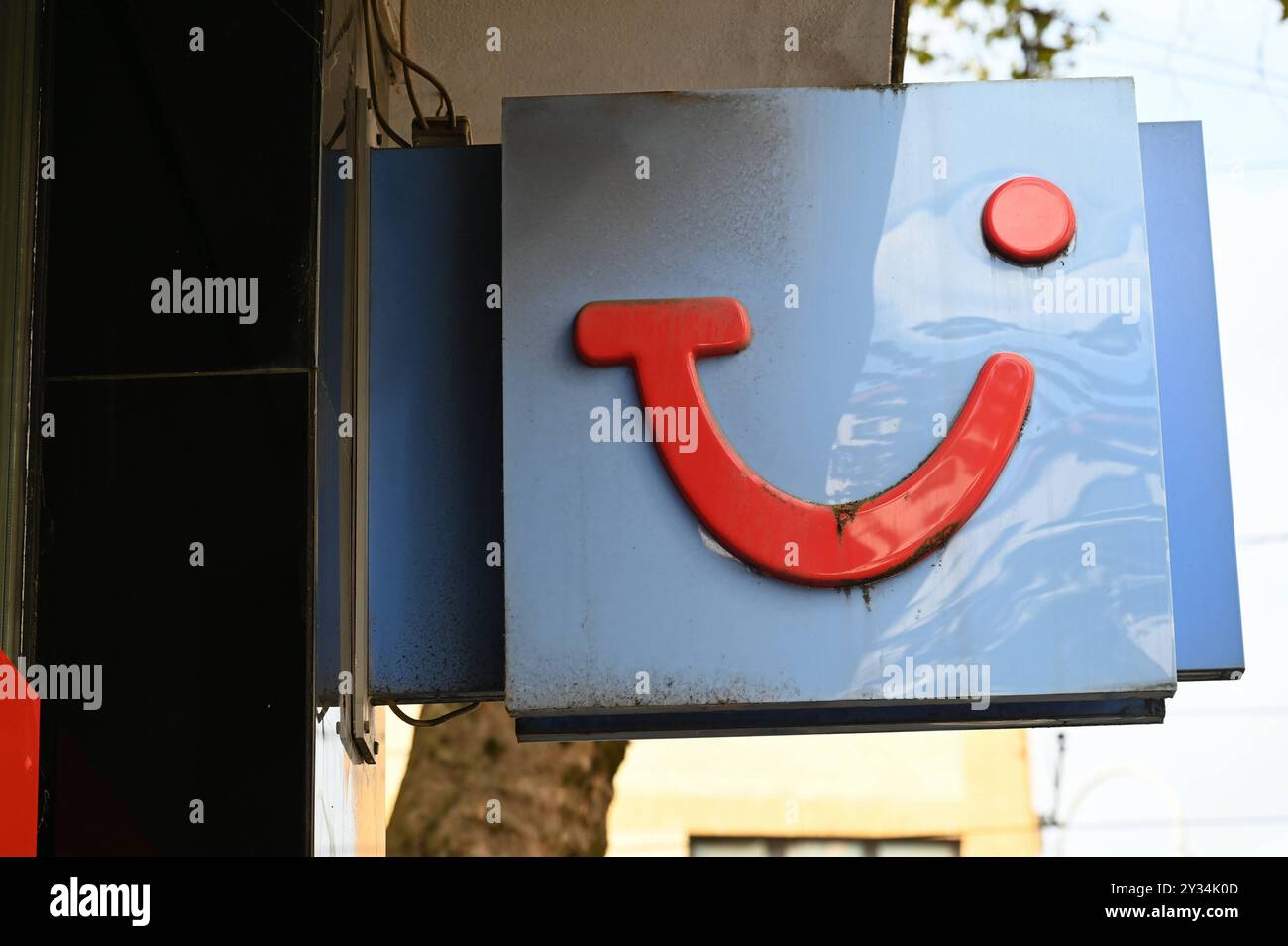 Tui lächeln logo hi-res stock photography and images - Alamy