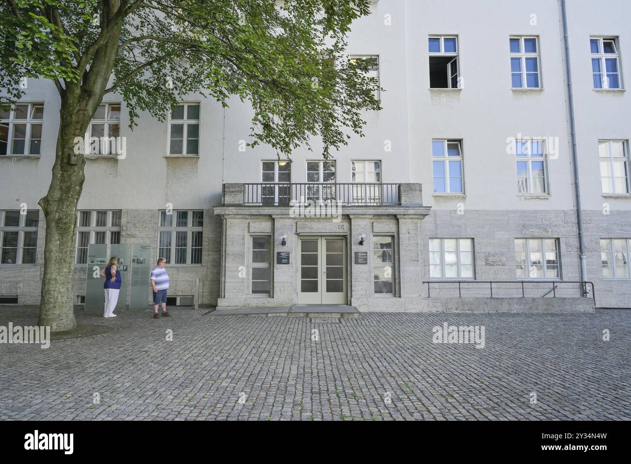 Inner courtyard, German Resistance Memorial, Federal Ministry of ...