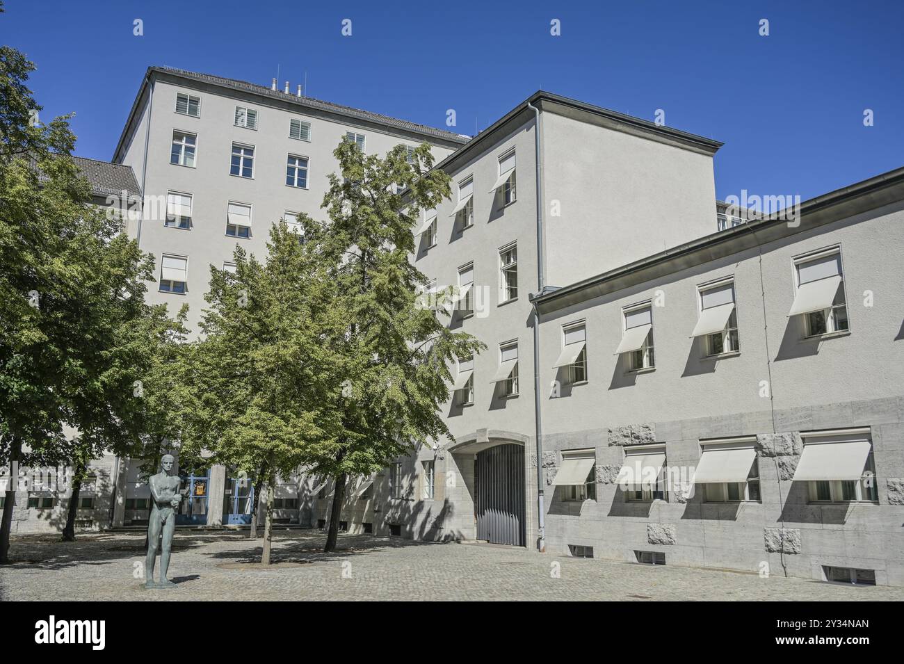 Inner courtyard, German Resistance Memorial, Federal Ministry of ...