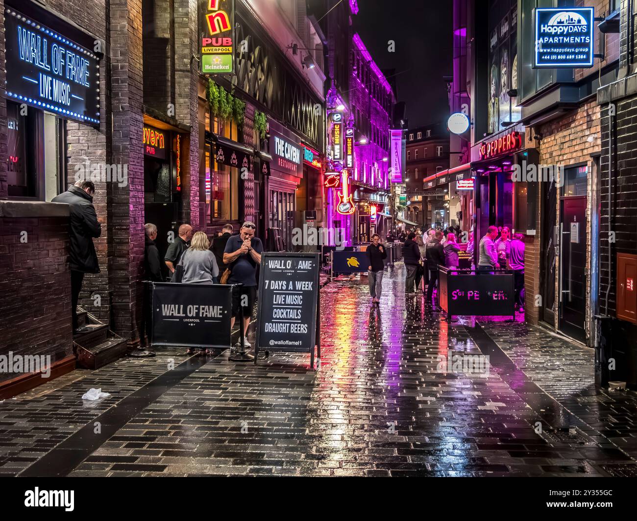 Street scene image on Mathew Street in Liverpool's Cavern Quarter where ...