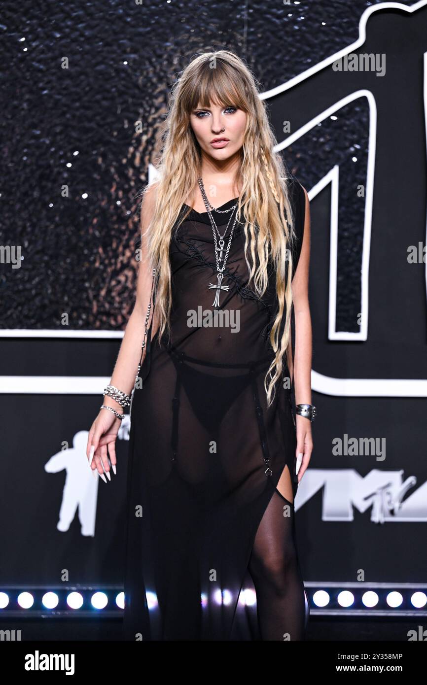 Elmont, USA. 11th Sep, 2024. Victoria Deangelis of Maneskin walking on ...