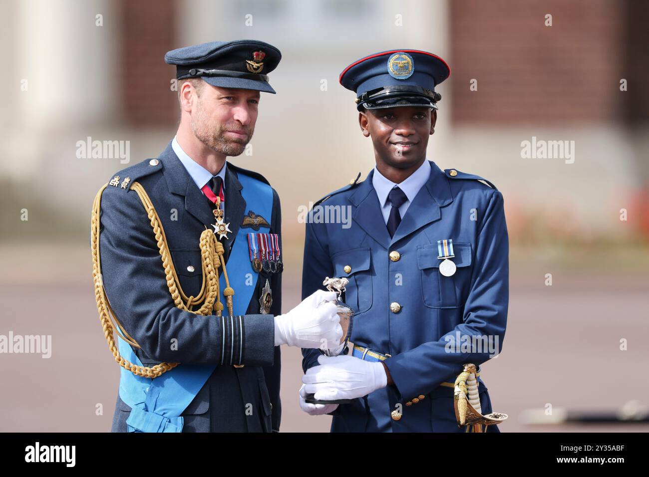 Passing out parade raf hi-res stock photography and images - Alamy