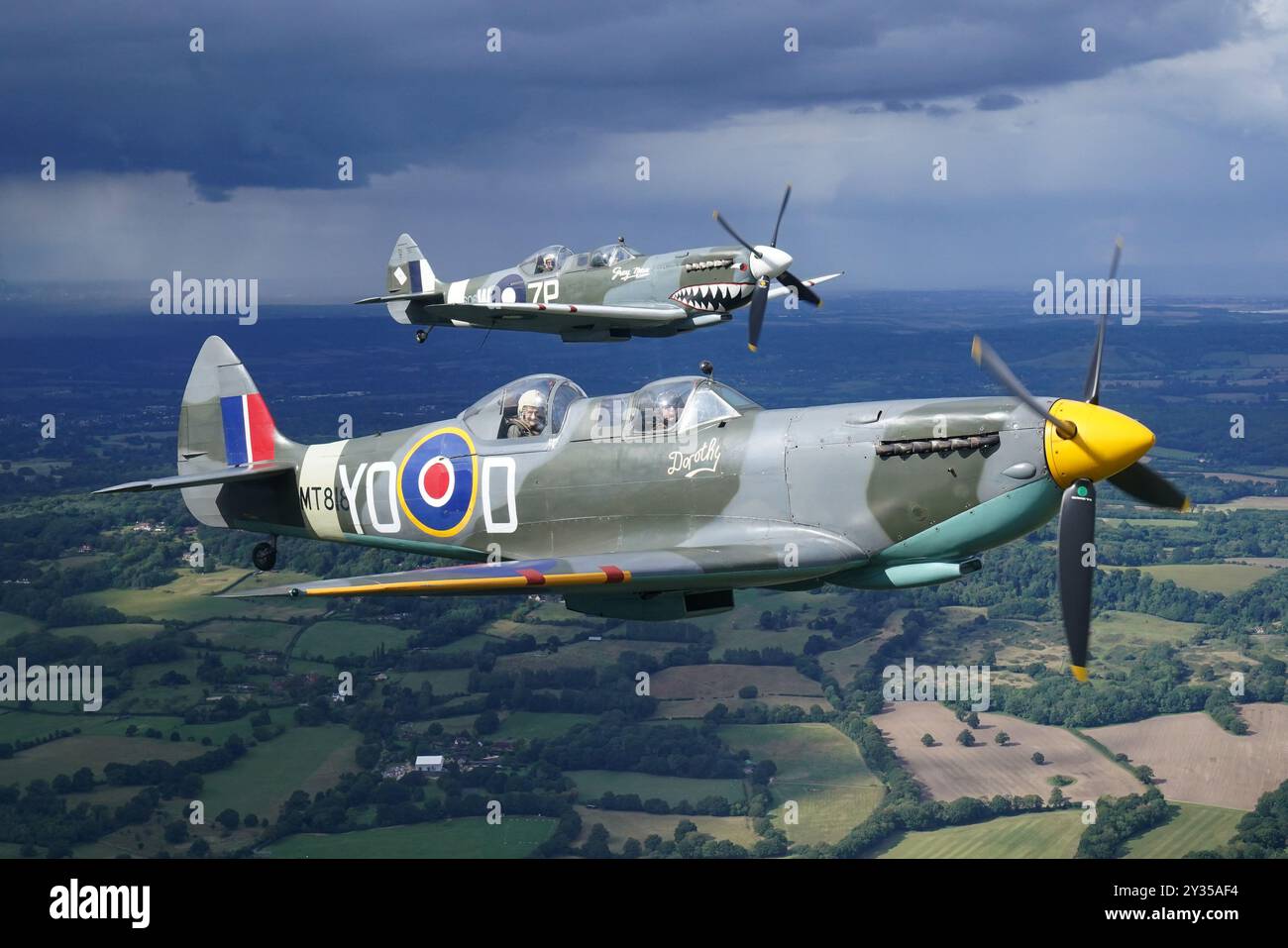 WWII veterans Dorothea Barron (front aircraft), 99, and 100-year-old ...