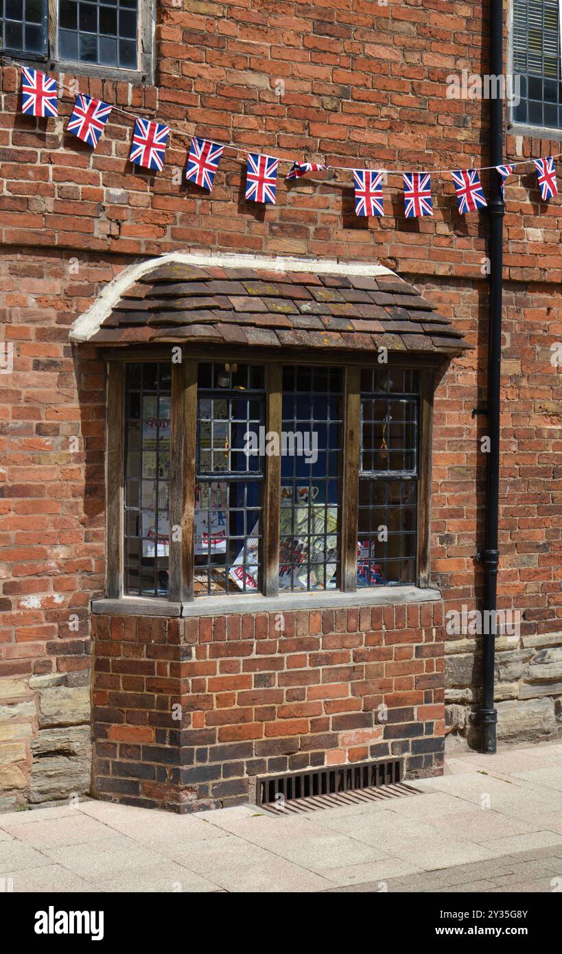 This Picture Shows A Window Of A Souvenir Shop In Shakespeare's Birth ...