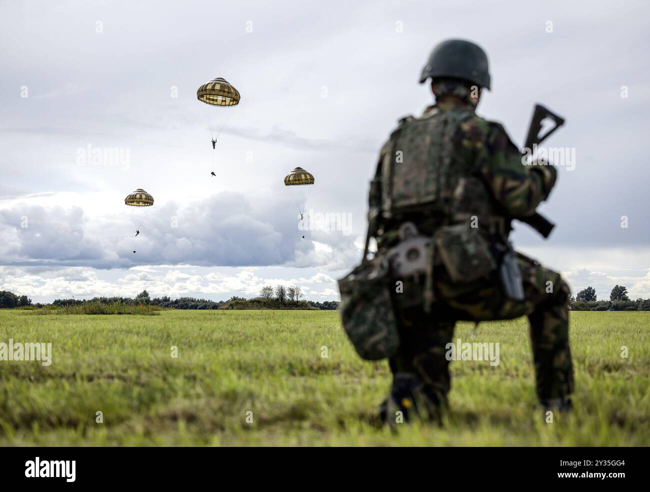 ZOUTKAMP - The Air Mobile Brigade is training airborne operations ...
