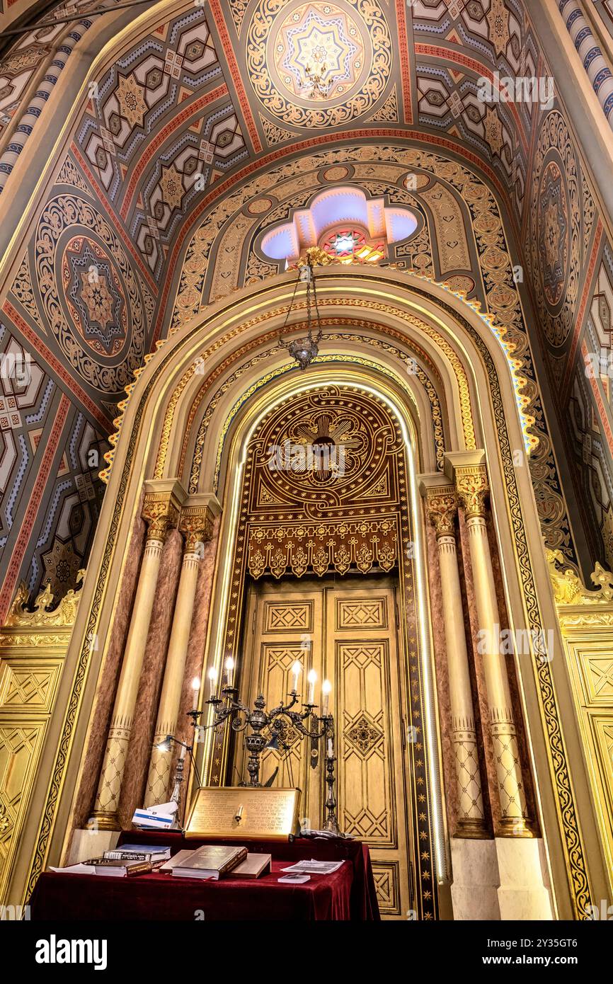 Interior, Coral Temple, Synagogue, Bucharest, Romania Stock Photo - Alamy