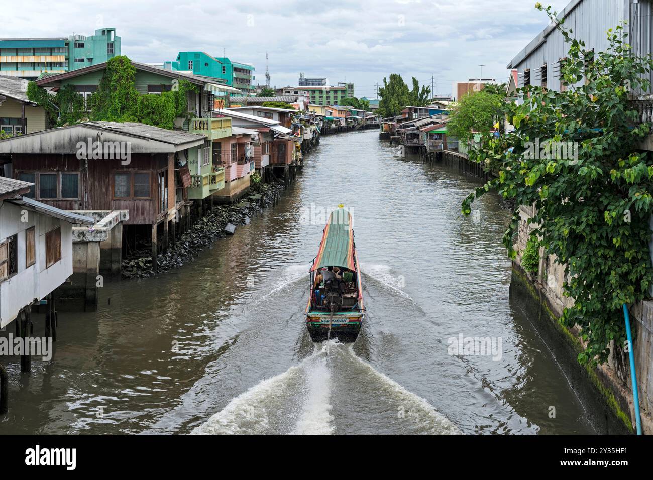 Khlong canal on the Thonburi side of Bangkok/Thailand Stock Photo - Alamy