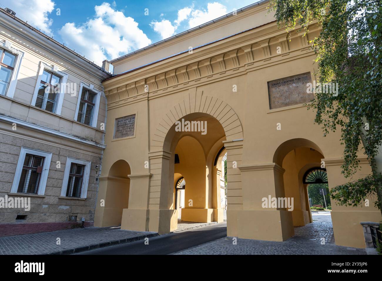 Portal romania hi-res stock photography and images - Alamy