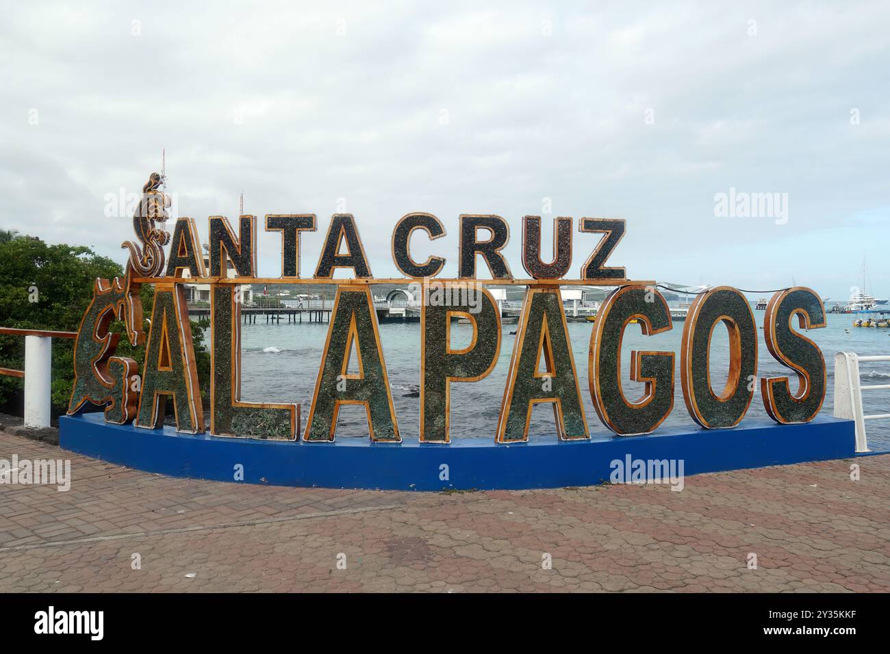 Santa Cruz Galapagos sign in the harbor, Puerto Ayora town, Santa Cruz ...