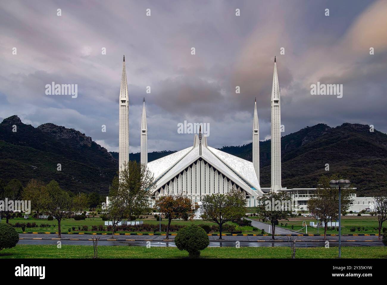 Faisal mosque in Islamabad mosque in Pakistan Stock Photo - Alamy