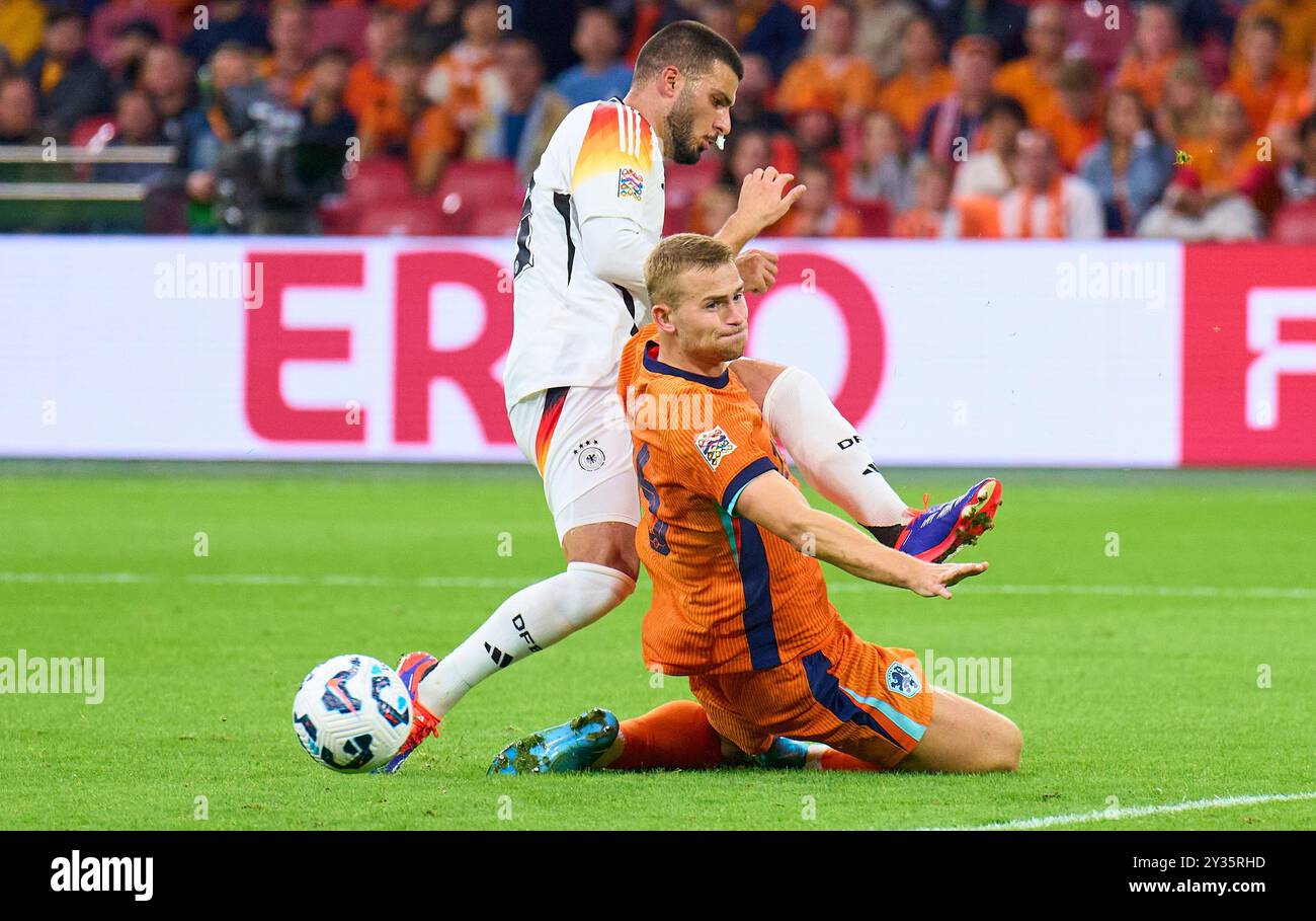 Deniz Undav, DFB 13 compete for the ball, tackling, duel, header ...