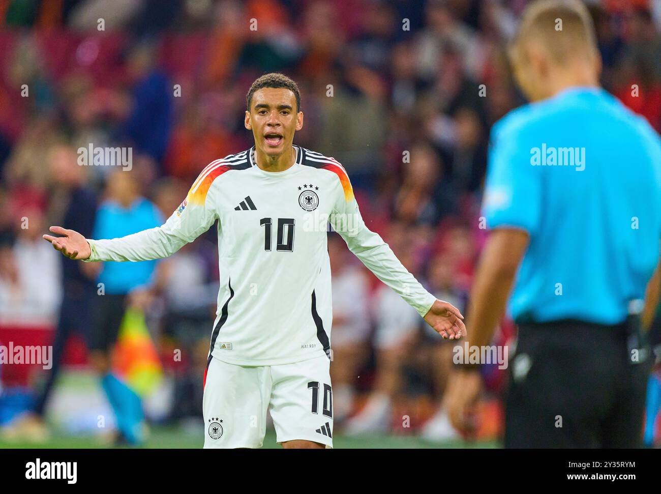 Jamal Musiala, DFB 10 angry with referee Davide Massa ITA with whistle ...