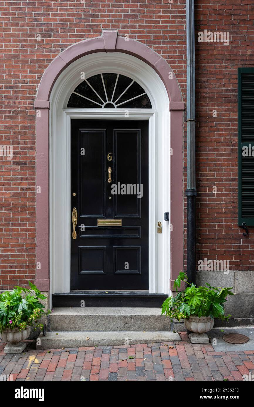 Statement door decor hi-res stock photography and images - Alamy