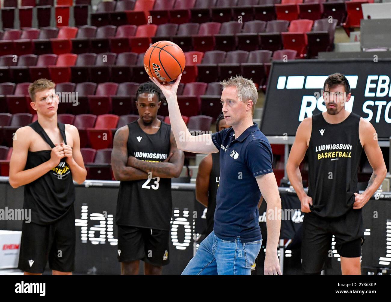 Mhp riesen ludwigsburg trainingseinheit hi-res stock photography and ...