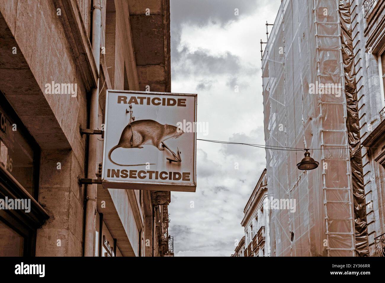 A sign over a vermin control business in Bordeaux, France Stock Photo ...