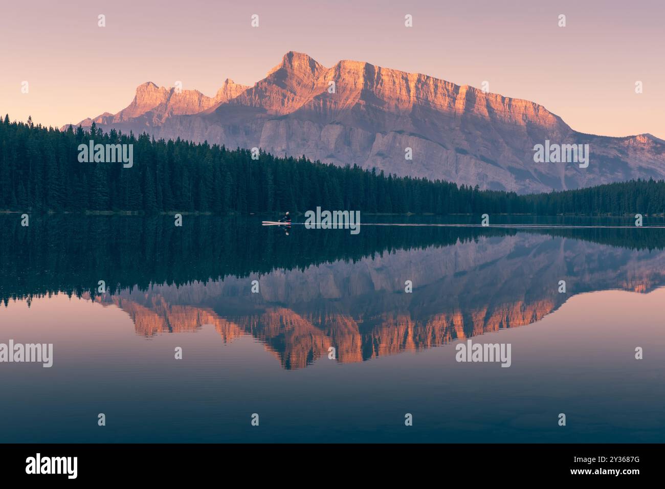 Reflection of Mount Rundle on Two Jack Lake of Banff National Park ...