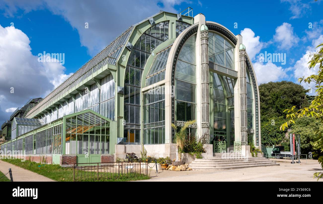 Paris, France, Greenhouse in the Jardin des Plantes Editorial only ...
