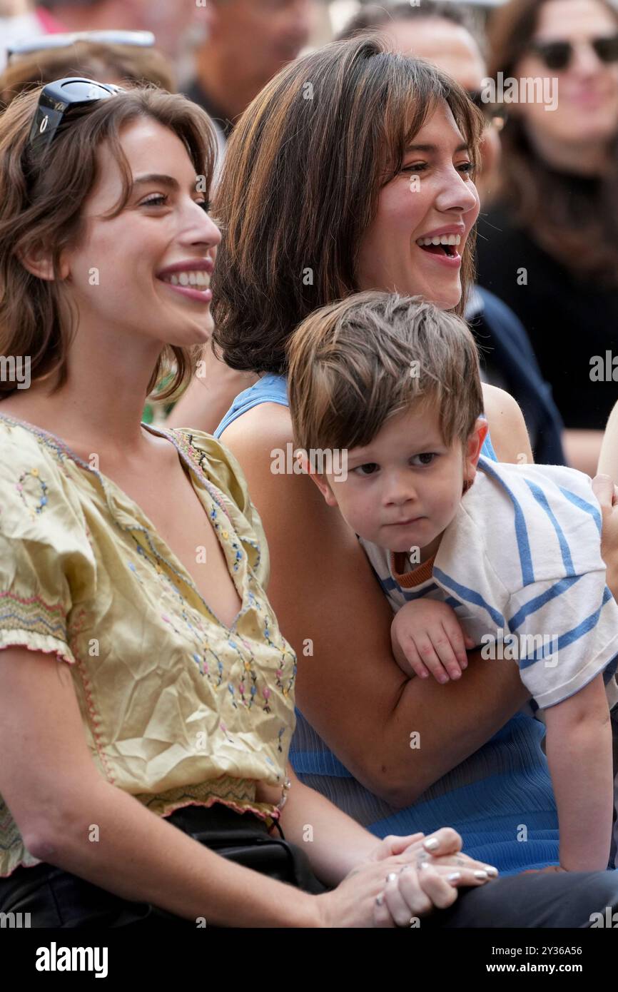 Clara McGregor, from left, Laurie McGregor, and Mary Elizabeth Winstead ...