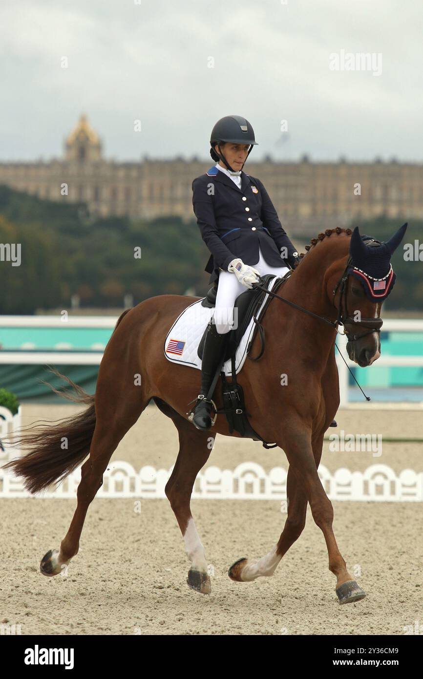 Fiona HOWARD of the USA wins gold on the horse DIAMOND DUNES - Para ...