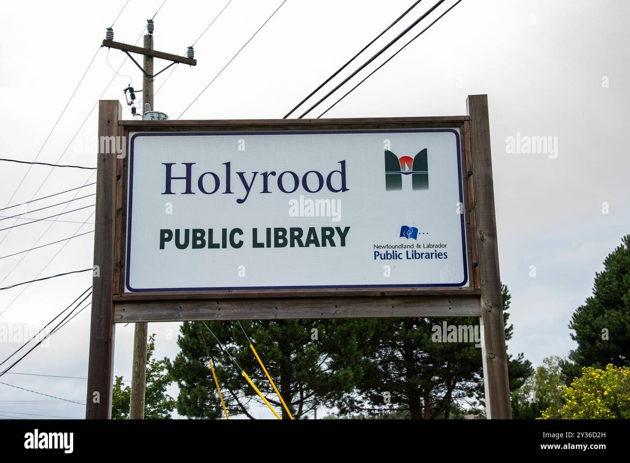 Public library in wood green hi-res stock photography and images - Alamy