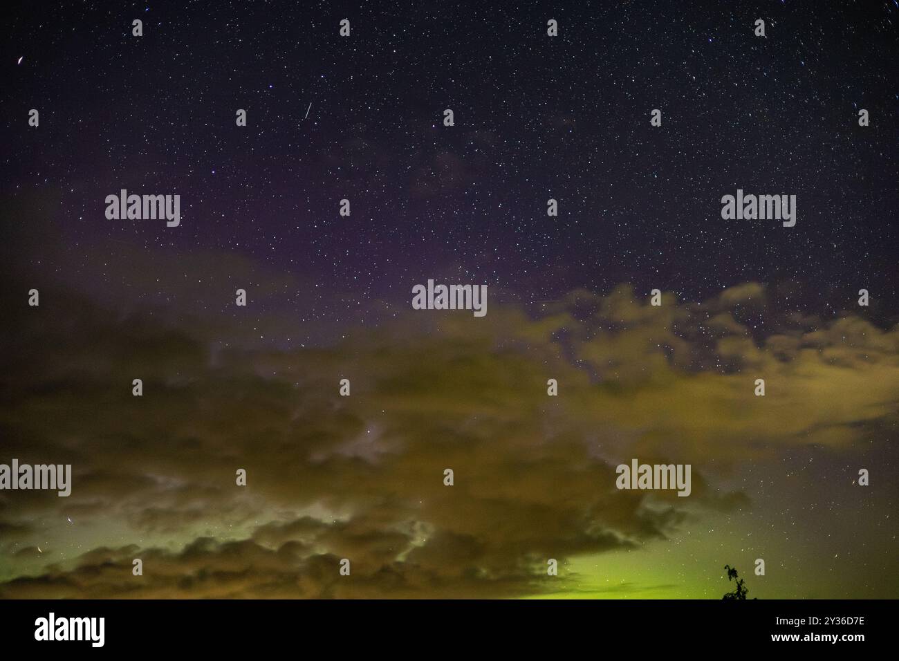 Night sky features hi-res stock photography and images - Alamy